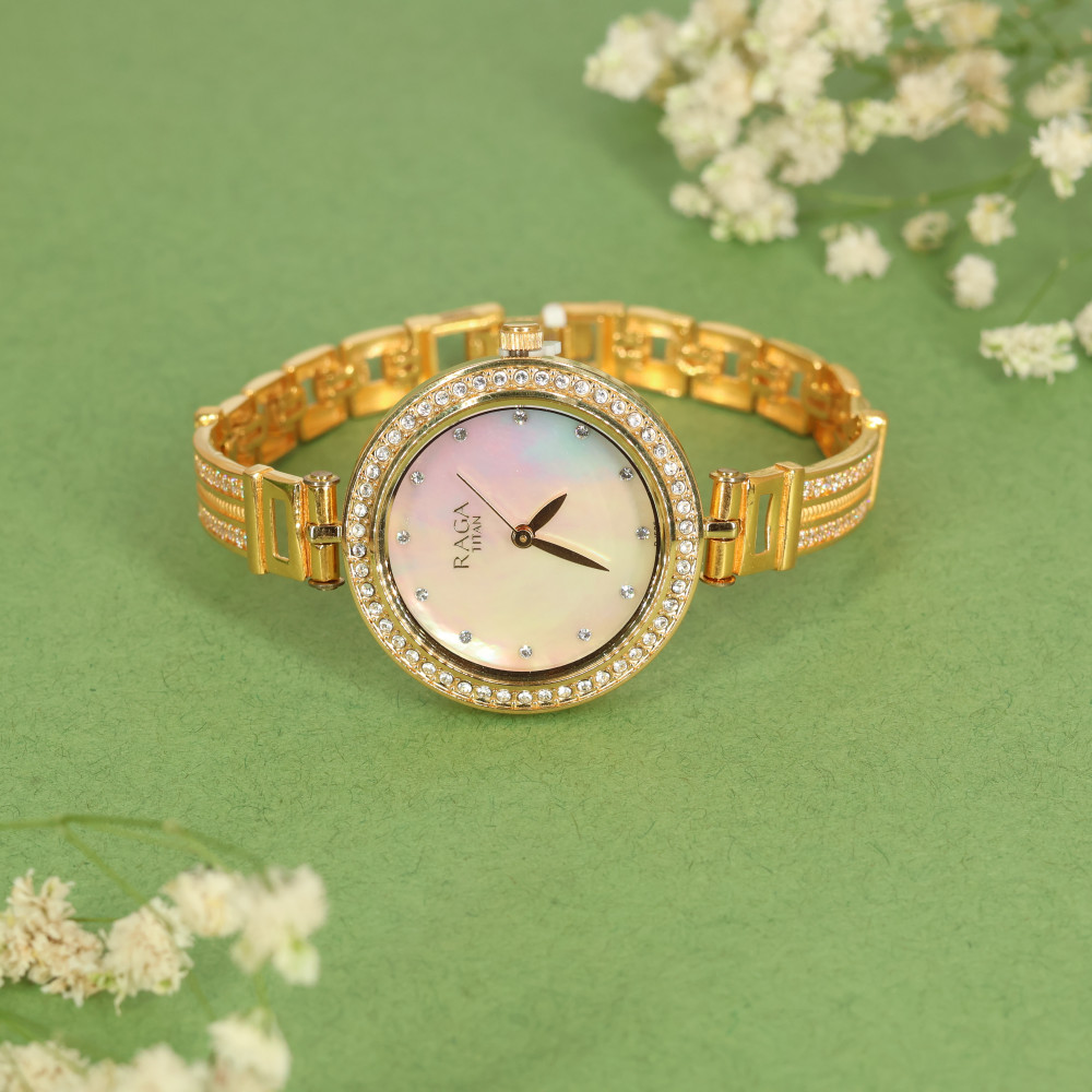 Designer Gold Watch | Sara Gandevikar Jewellers